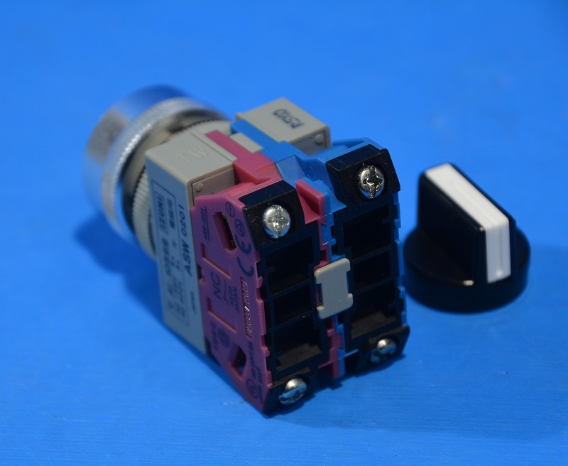 通販 | IDEC(和泉電気) ASW211 φ22TWシリーズセレクタスイッチ ASW形・矢形ハンドル【箱なし】 | アドウイクス株式会社